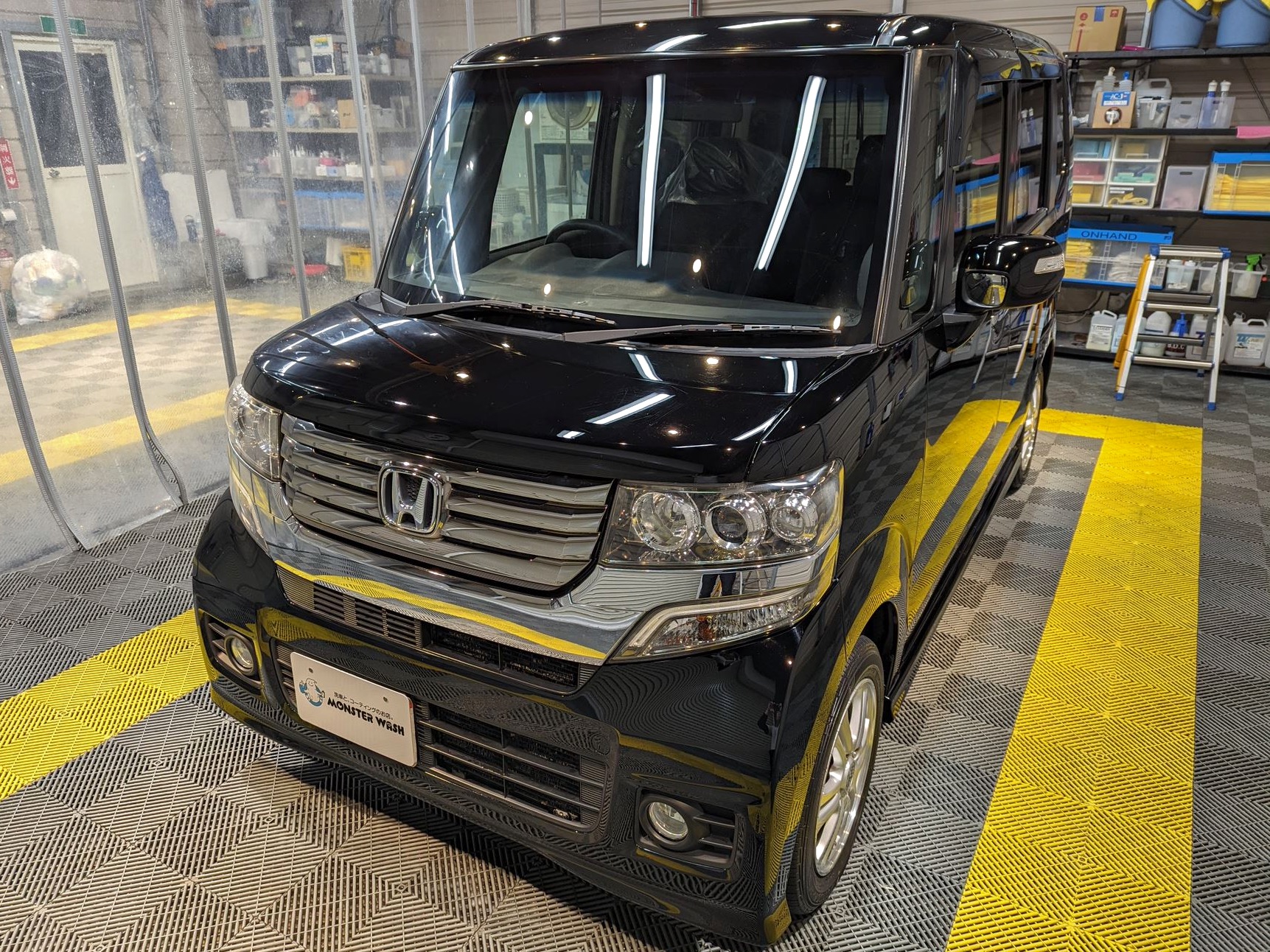 HONDA N-BOX Sサイズ / クリスタルキーパー＋フッ素ガラスコーティング（全面）＋軽研磨＋鉄粉取り の施工事例（2024年3月5日 ）｜ モンスターウォッシュ